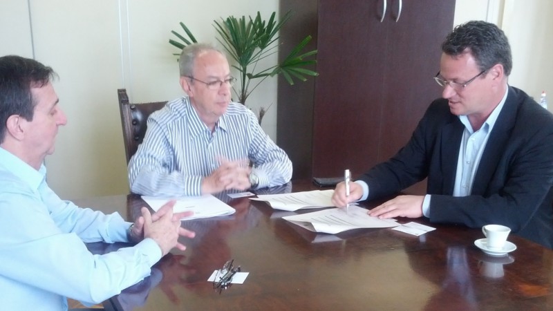 Junta Comercial assina convênio para instalação de posto em São ...